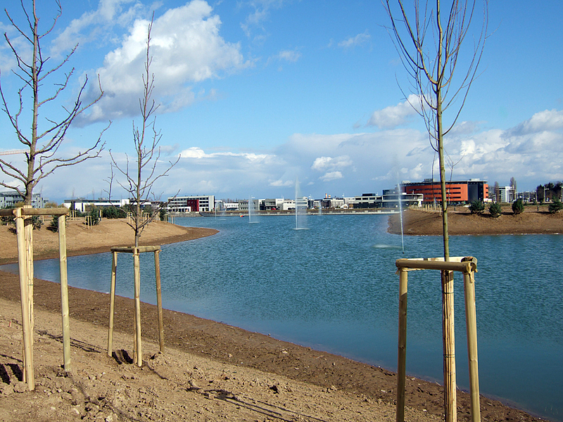 Flood protection: Geotextiles in precaution and reconstruction